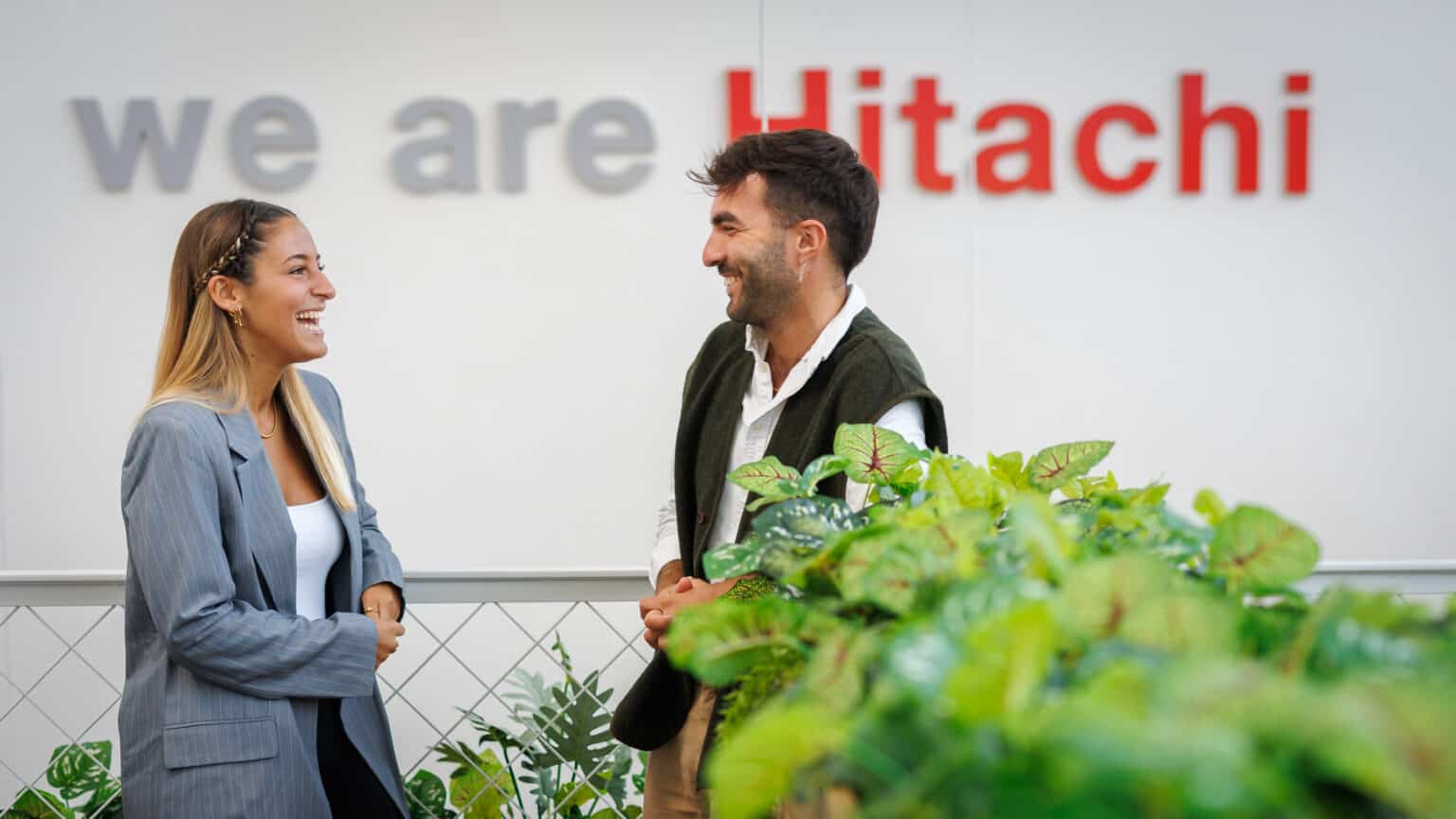 Hitachi - Ambiente amigável e oportunidades imperdíveis - Talent Portugal